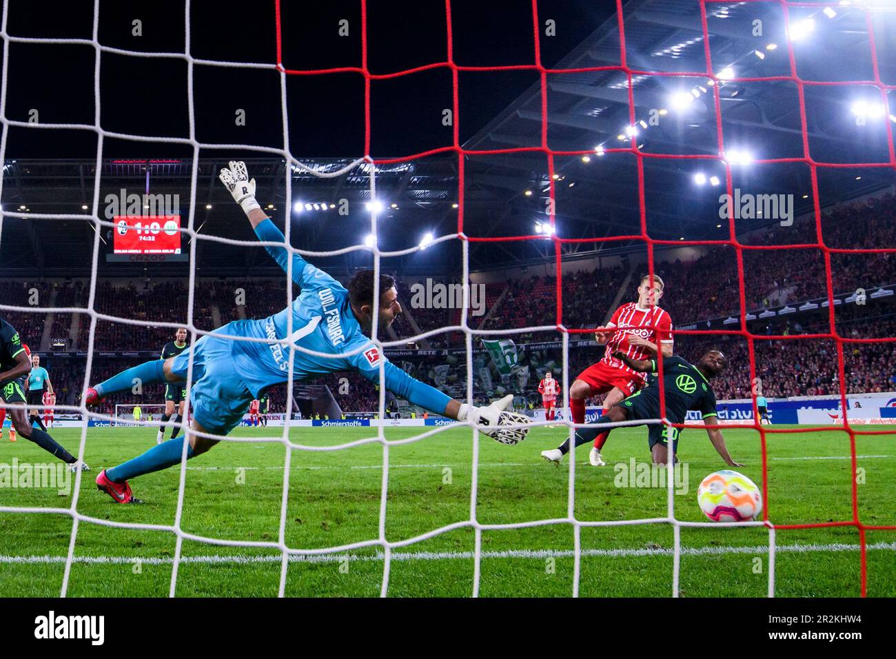19 mai 2023, Bade-Wurtemberg, Freiburg im Breisgau: Football ...