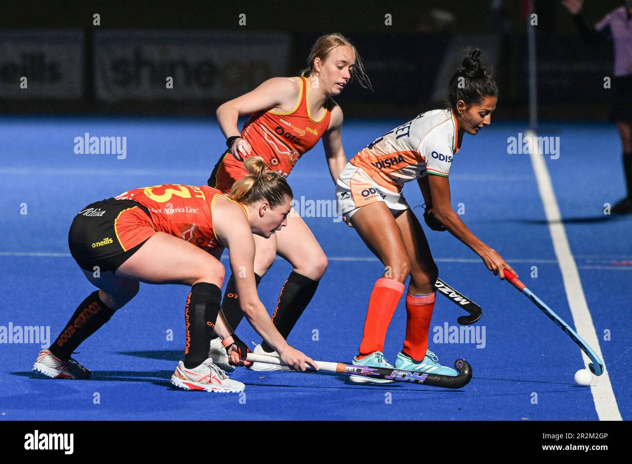 Alice Arnott et Maddison Brooks en Australie exercent une pression sur ...