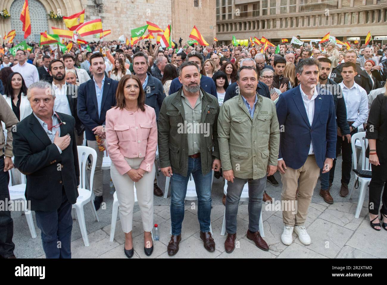 The leader of Vox, Santiago Abascal (3l), next to the Vox candidate for ...