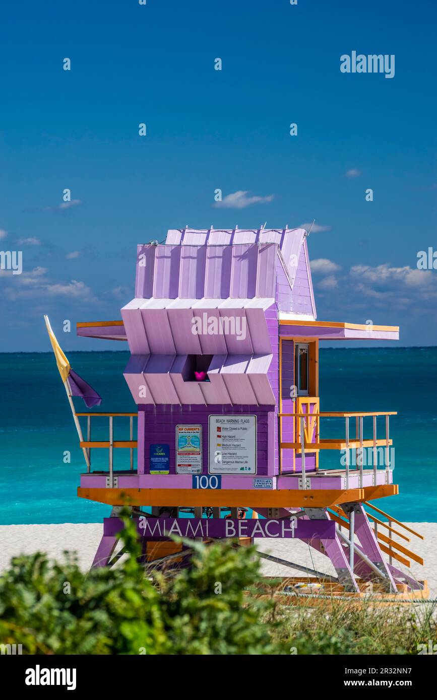 Art deco lifeguard station Banque de photographies et d’images à haute ...