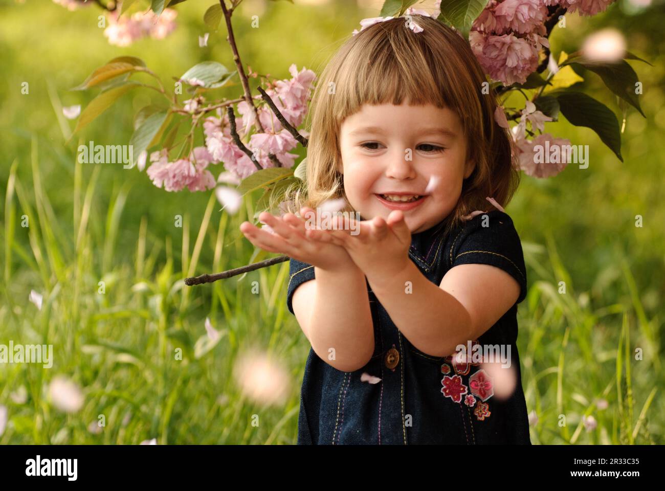 Blond japanese girl Banque de photographies et d’images à haute résolution - Alamy