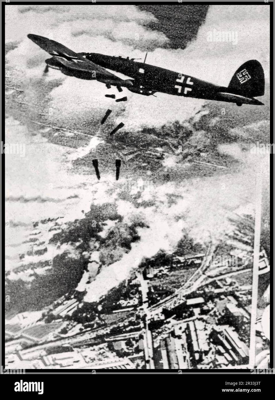Bombardements de la luftwaffe en pologne Banque de photographies et d ...