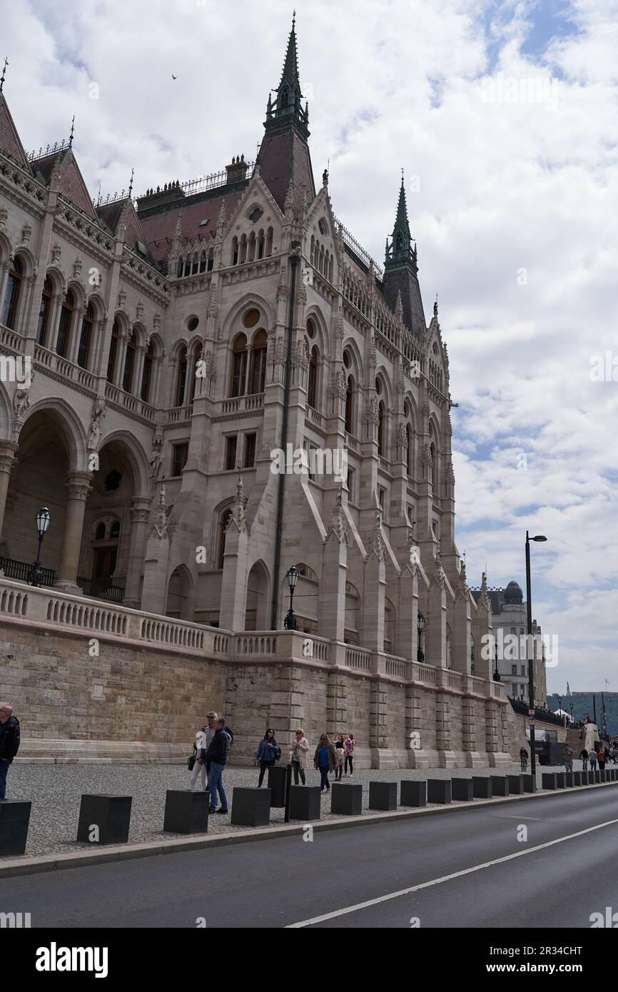 Budapest, Hongrie - 29 avril 2023 - façade majestueuse du Parlement ...