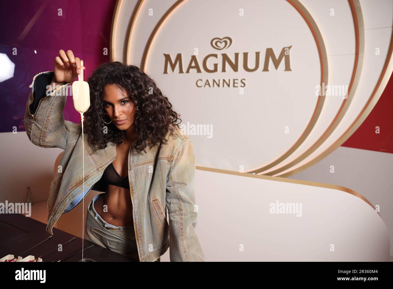 Magnum dipping bar Banque de photographies et d’images à haute ...