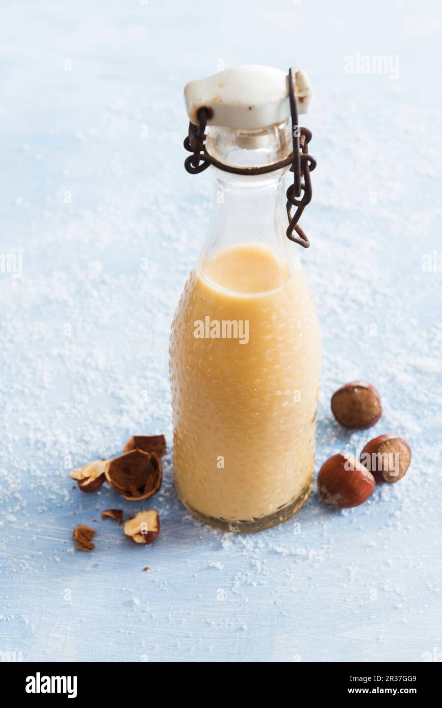 Liqueur de noisette Banque de photographies et d’images à haute ...