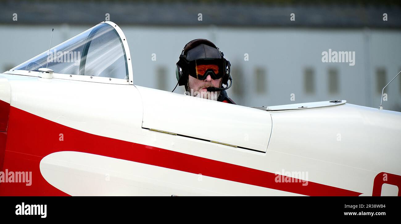 Pilote volant monoplan Banque de photographies et d’images à haute ...