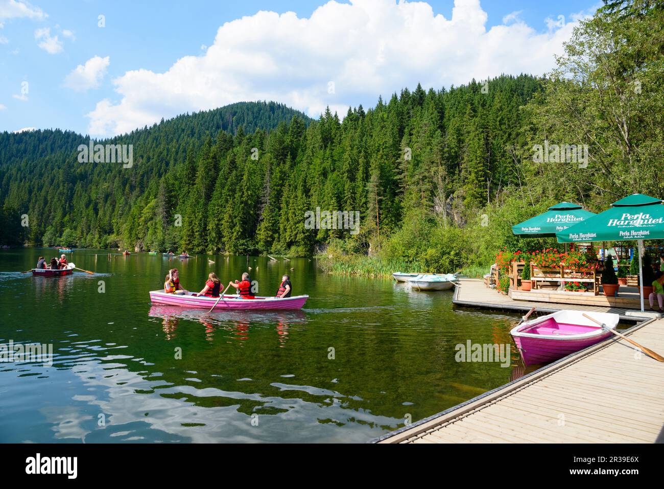 Lacul rosu red lake Banque de photographies et d’images à haute ...