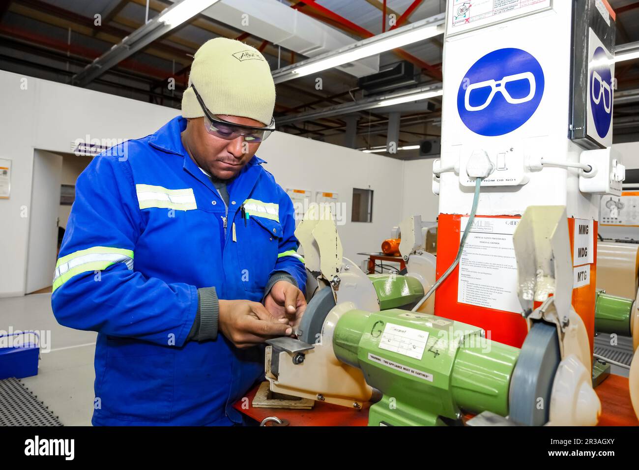 Cape ou cap ou cap formation professionnelle Banque de photographies et ...