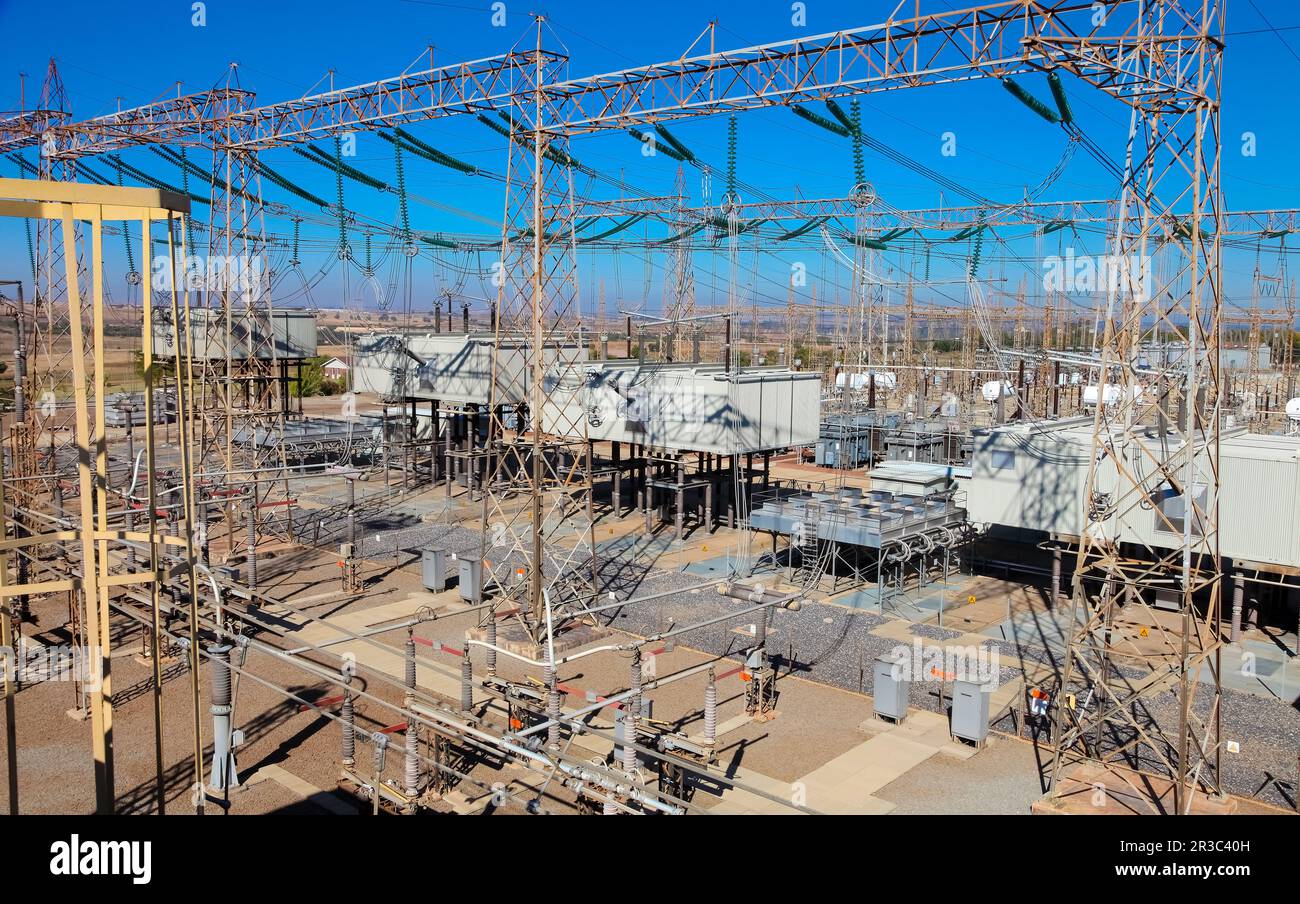 Electric power distribution Banque de photographies et d’images à haute résolution - Alamy
