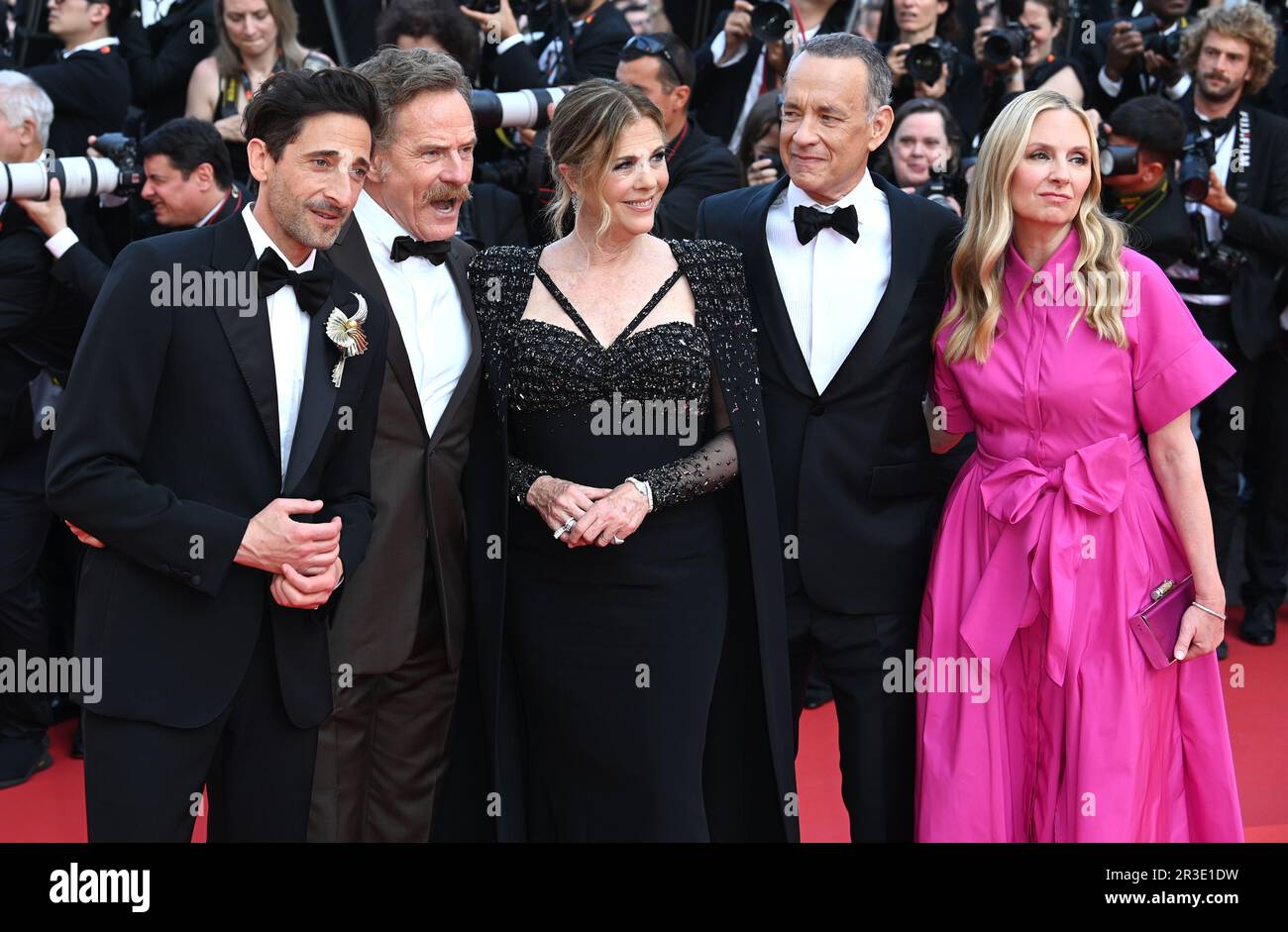 (De gauche à droite) Adrien Brody, Bryan Cranston, Rita Wilson, Tom ...