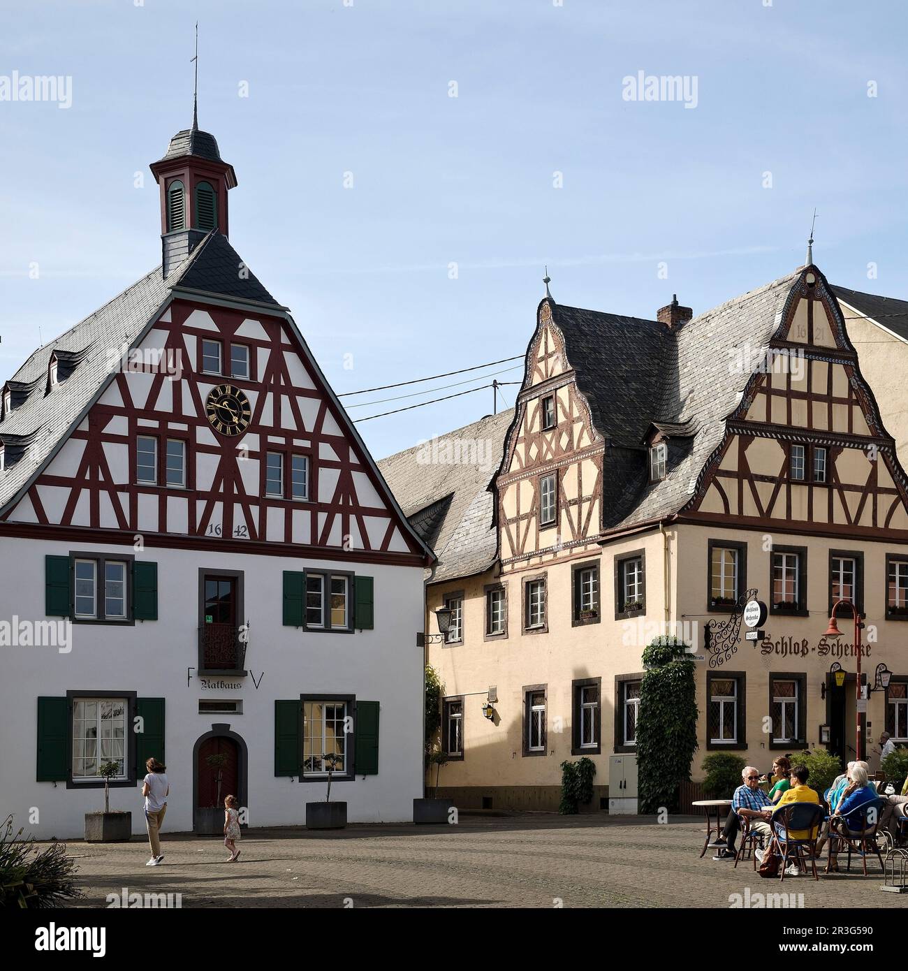 L'hôtel de ville et le Schloss Schenke dans le quartier d'Engers ...