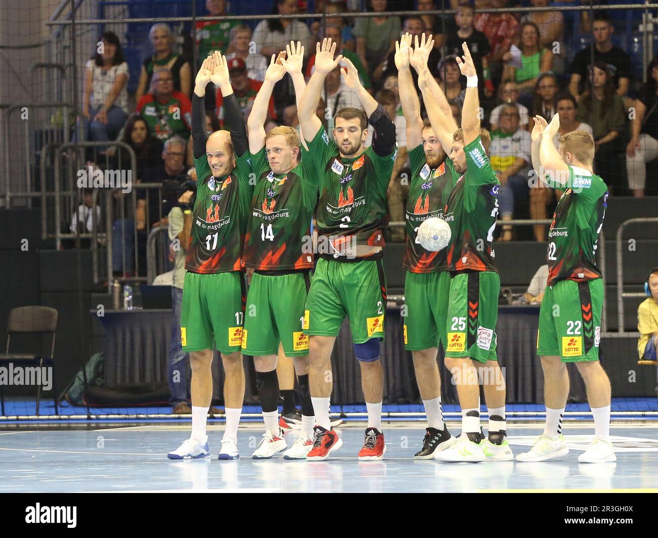 Abwehrblock scm handball Banque de photographies et d’images à haute ...