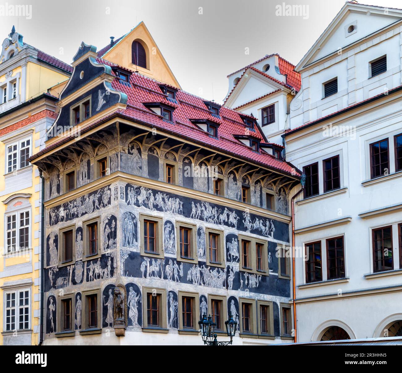 L'architecture des bâtiments et les rues de prague Banque de ...