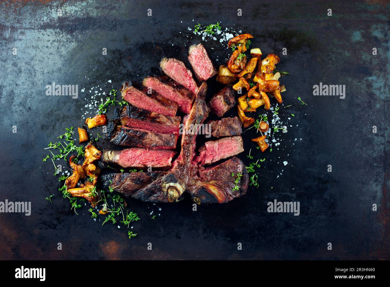 Barbecue traditionnel, portreuse de Wagyu vieilli, steak bistecca alla ...