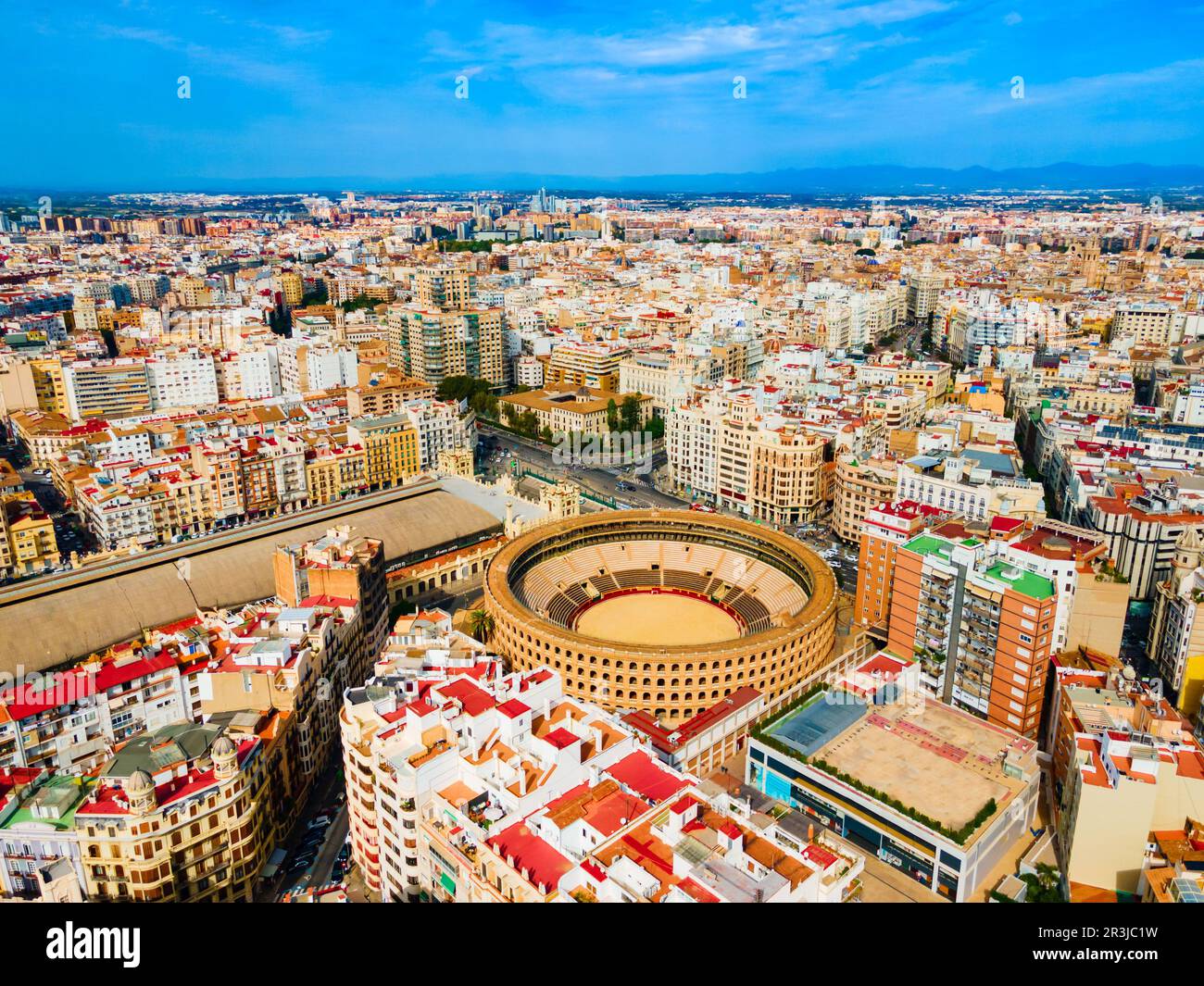 Plaza de Toros de Valencia ou Plaza de bous vue panoramique aérienne. C ...