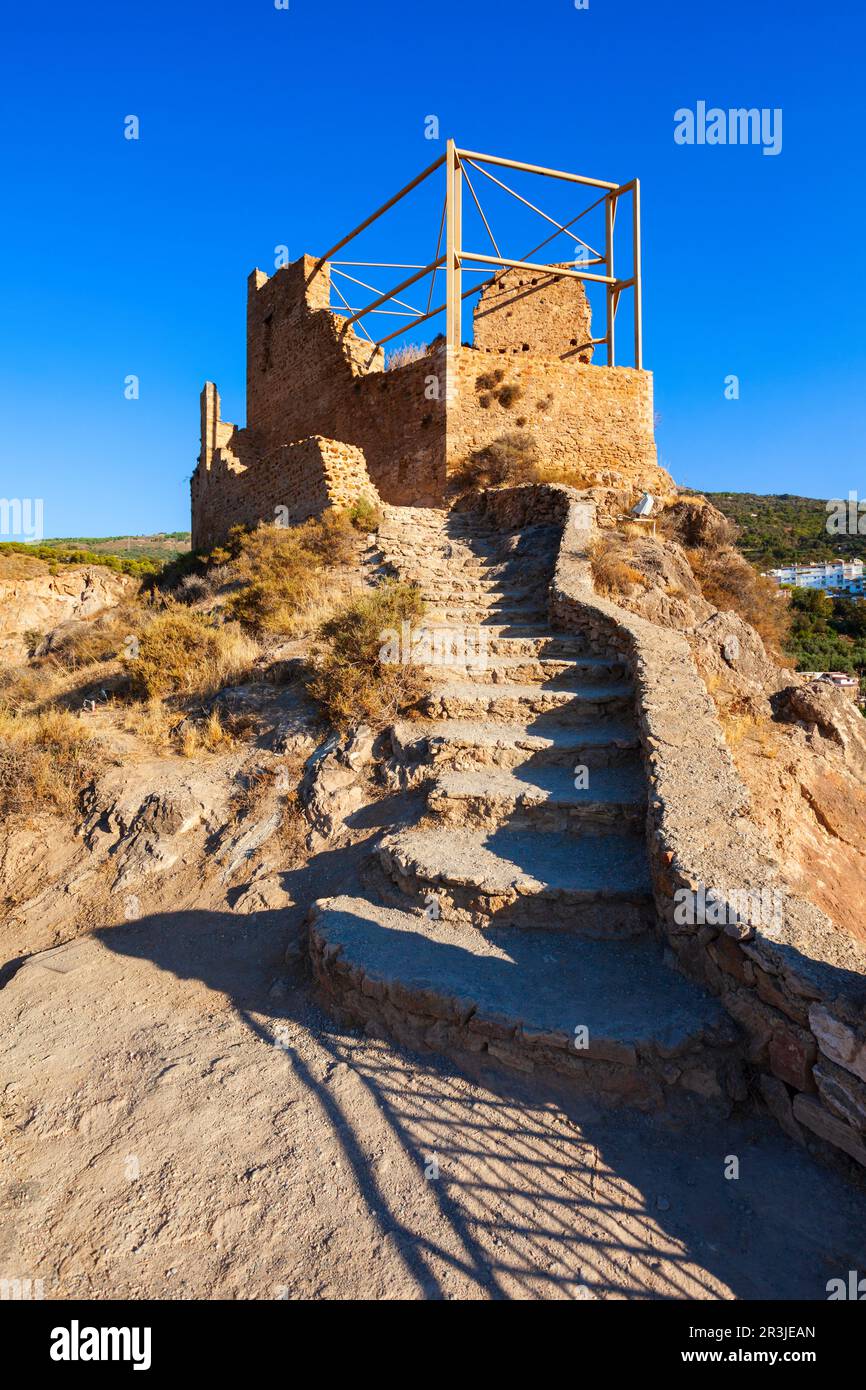 Château de Lanjaron ou Castillo de los Moros est une petite forteresse ...