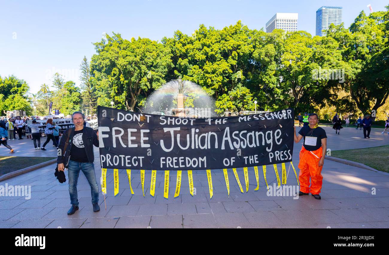 Des foules se rassemblent à Sydney pour soutenir Julian Assange. Au ...