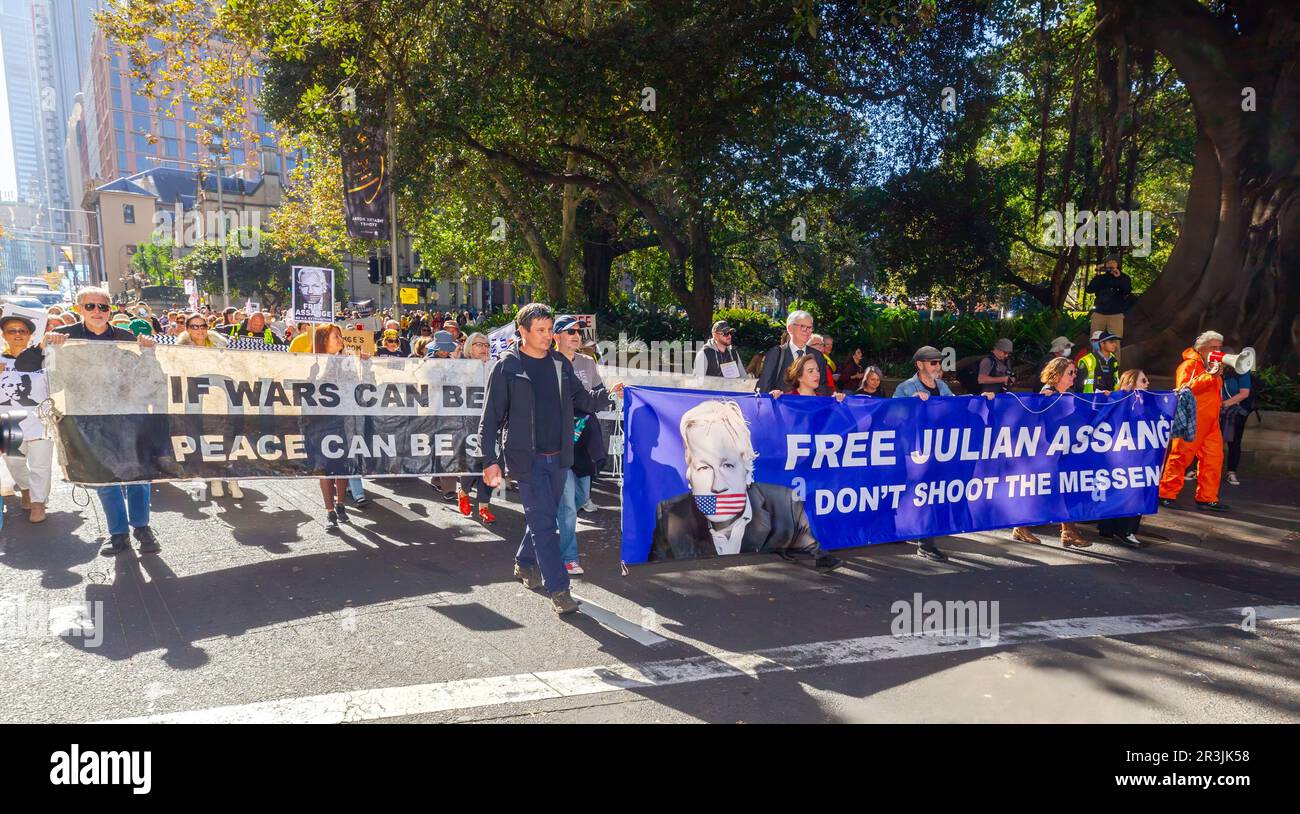 Des Foules Se Rassemblent à Sydney Pour Soutenir Julian Assange Au Cours De La Manifestation