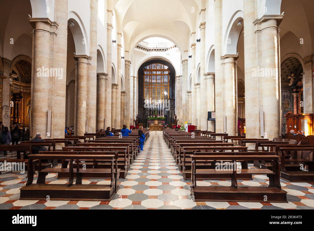 La Cathédrale de Turin ou Duomo di Torino ou Cattedrale di San Giovanni ...