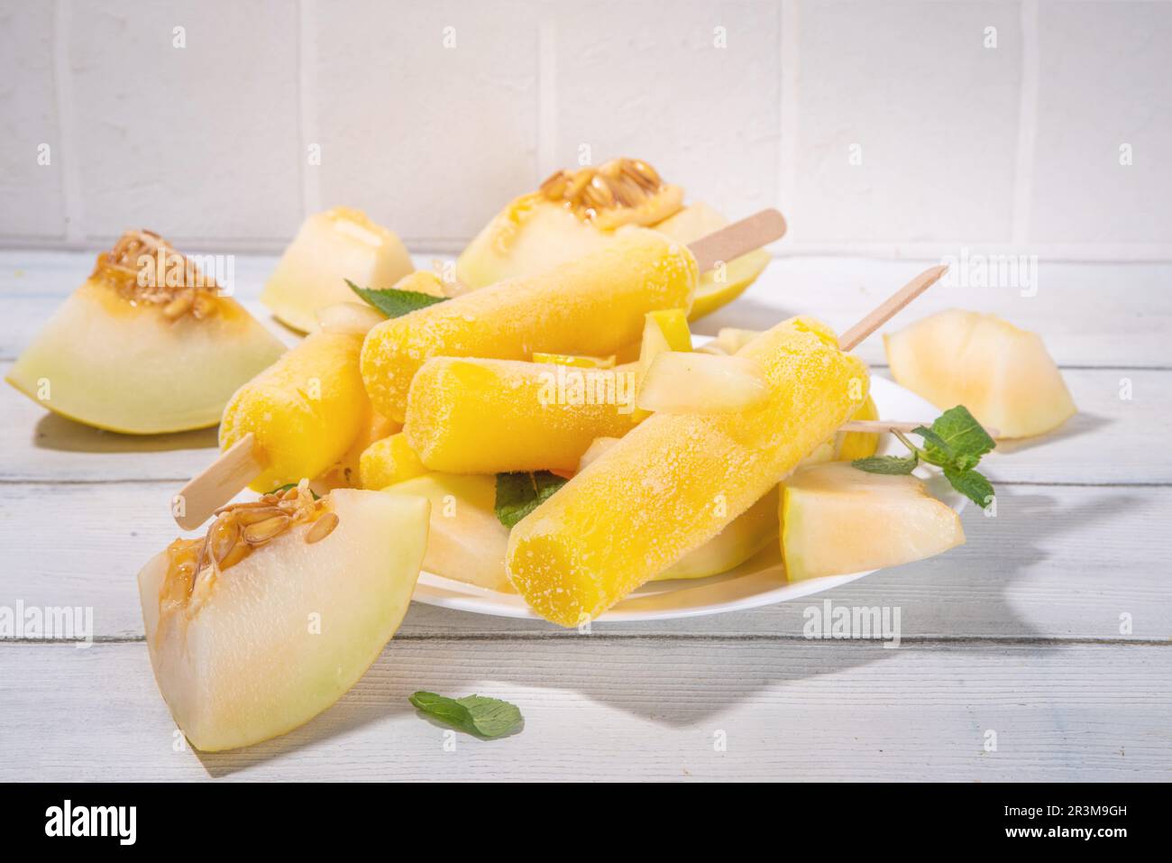Popsicle à la crème glacée au melon, sucettes au sorbet sucré, glaces ...
