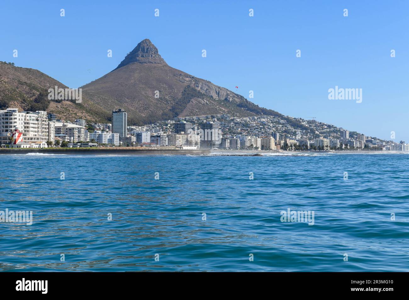 Le Cap, Afrique du Sud - 3 février 2023 : le bord de mer du Cap sur l ... Le Cap, Afrique du Sud - 3 février 2023 : le bord de mer du Cap sur l ...