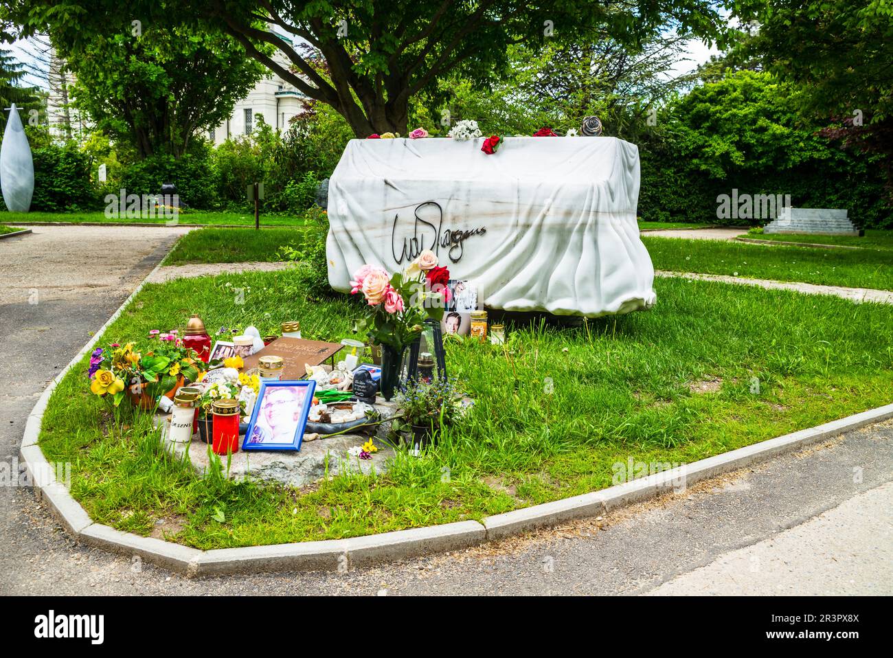 vienne, autriche, 19 mai 2023, tombe d'udo juergens au cimetière ...