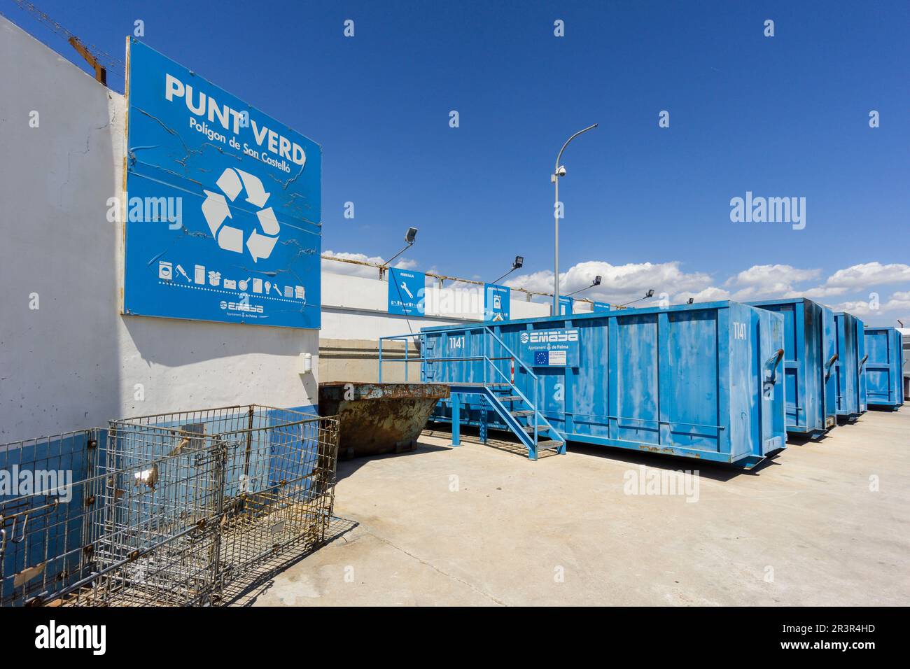 Punto limpio Banque de photographies et d’images à haute résolution - Alamy