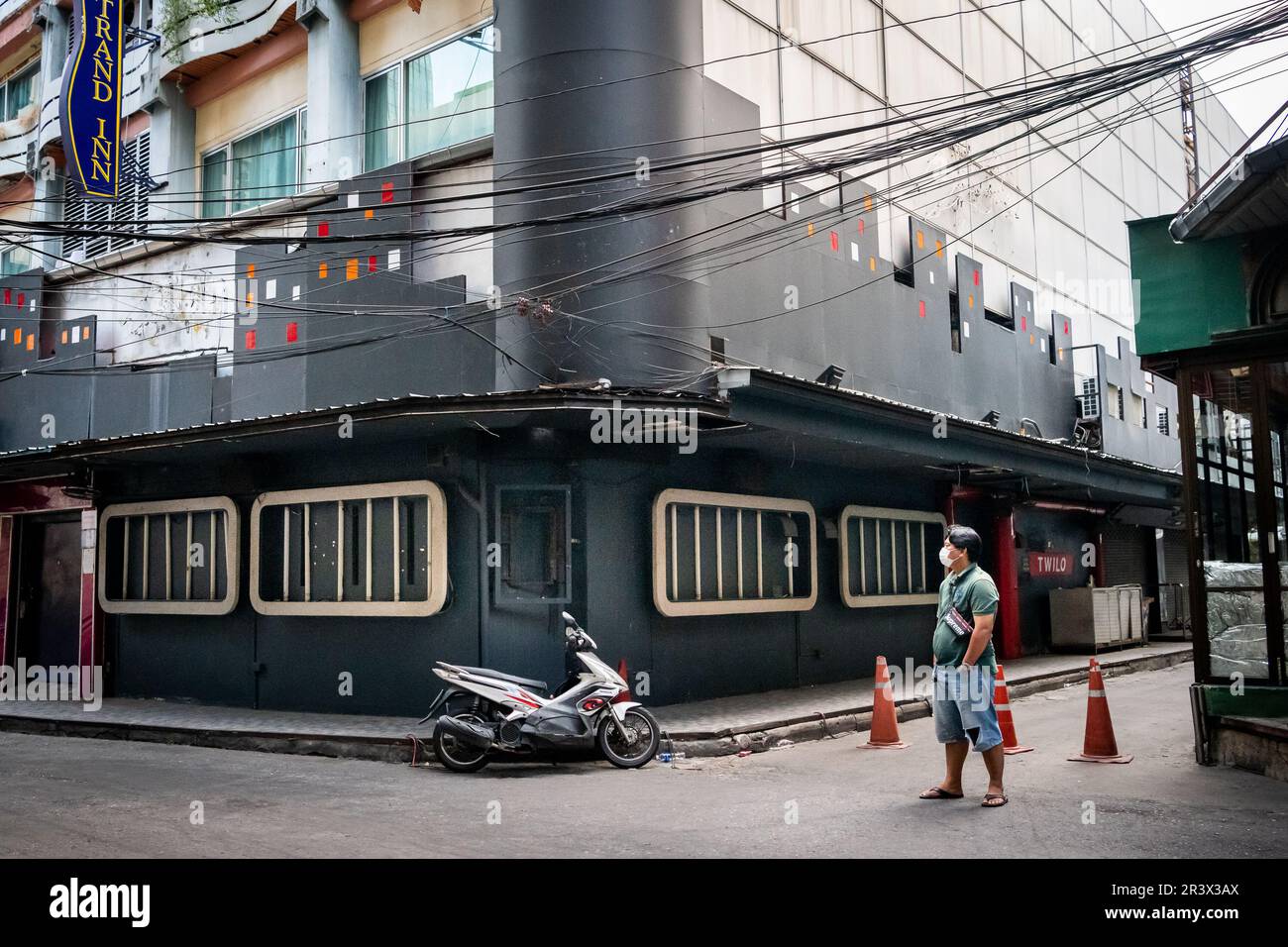 Bada bing gogo bar pat pong Banque de photographies et d’images à haute résolution - Alamy