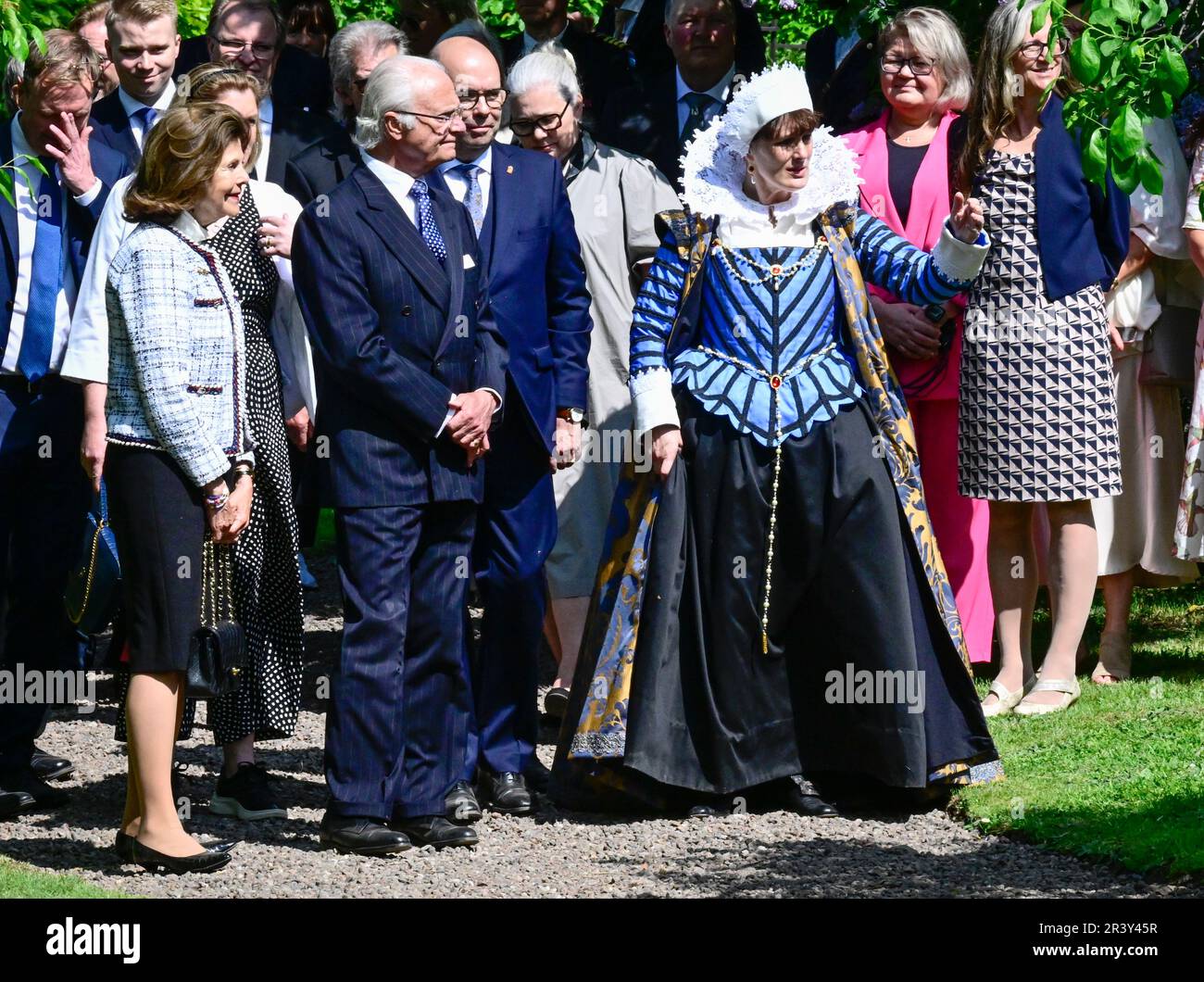 Le roi de Suède Carl XVI Gustaf et la reine Silvia lors d'une visite du ... Le roi de Suède Carl XVI Gustaf et la reine Silvia lors d'une visite du ...