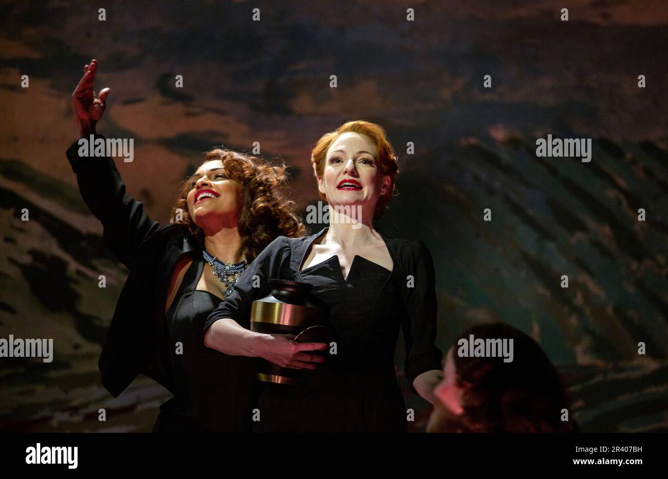 l-r: Danielle de Niese (Giulietta Trapani), Laura Pitt-Pulford (Rose ...