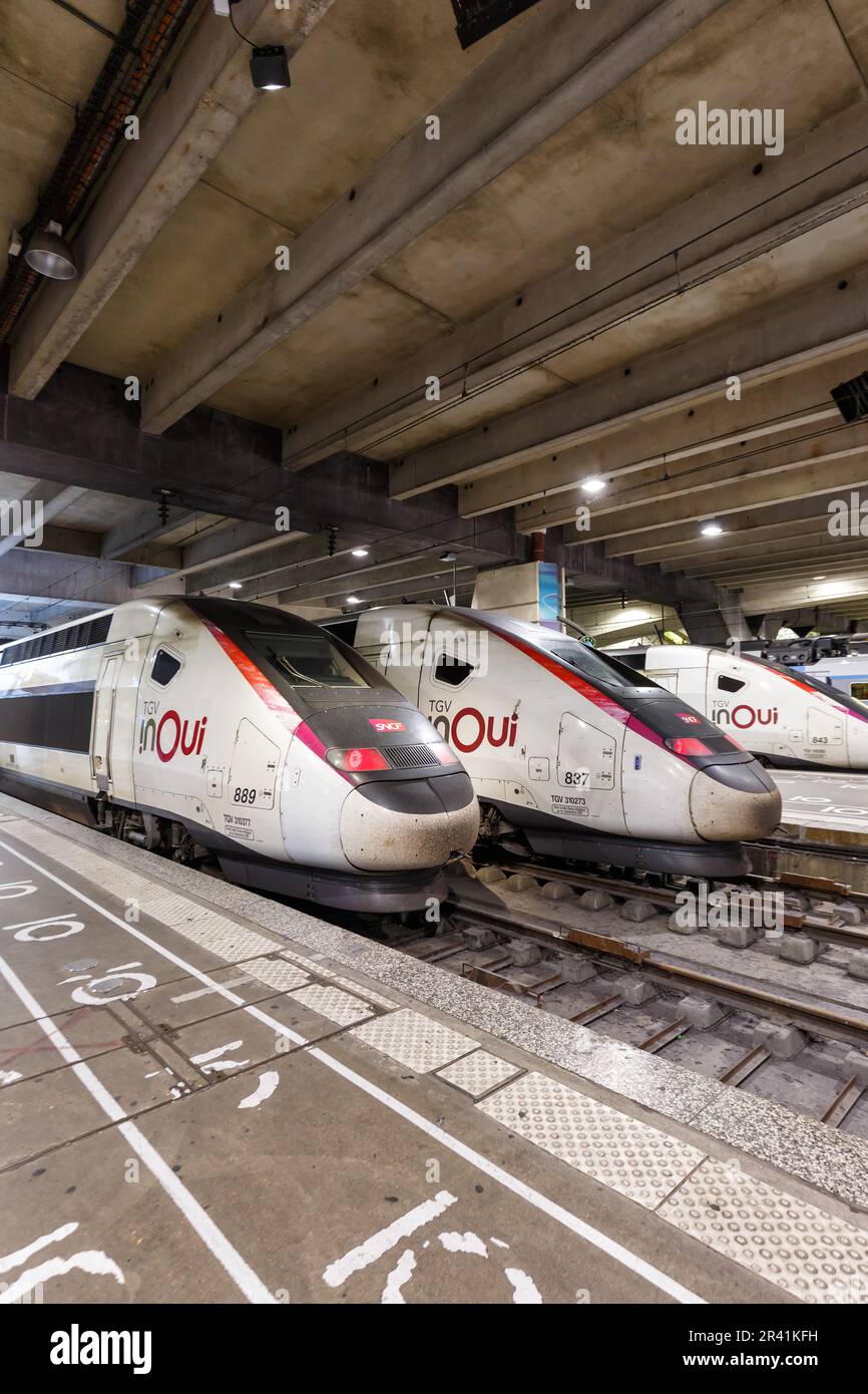 Sncf trains Banque de photographies et d’images à haute résolution - Alamy