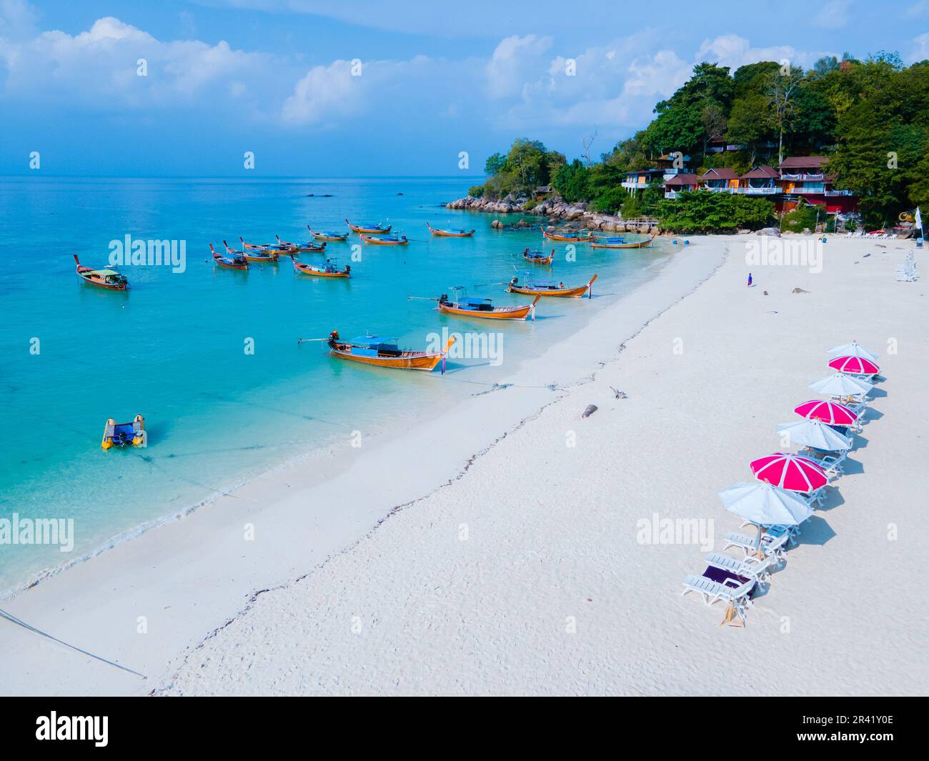 Île de Koh Lipe Sud de la Thaïlande avec un océan de couleur et une ...