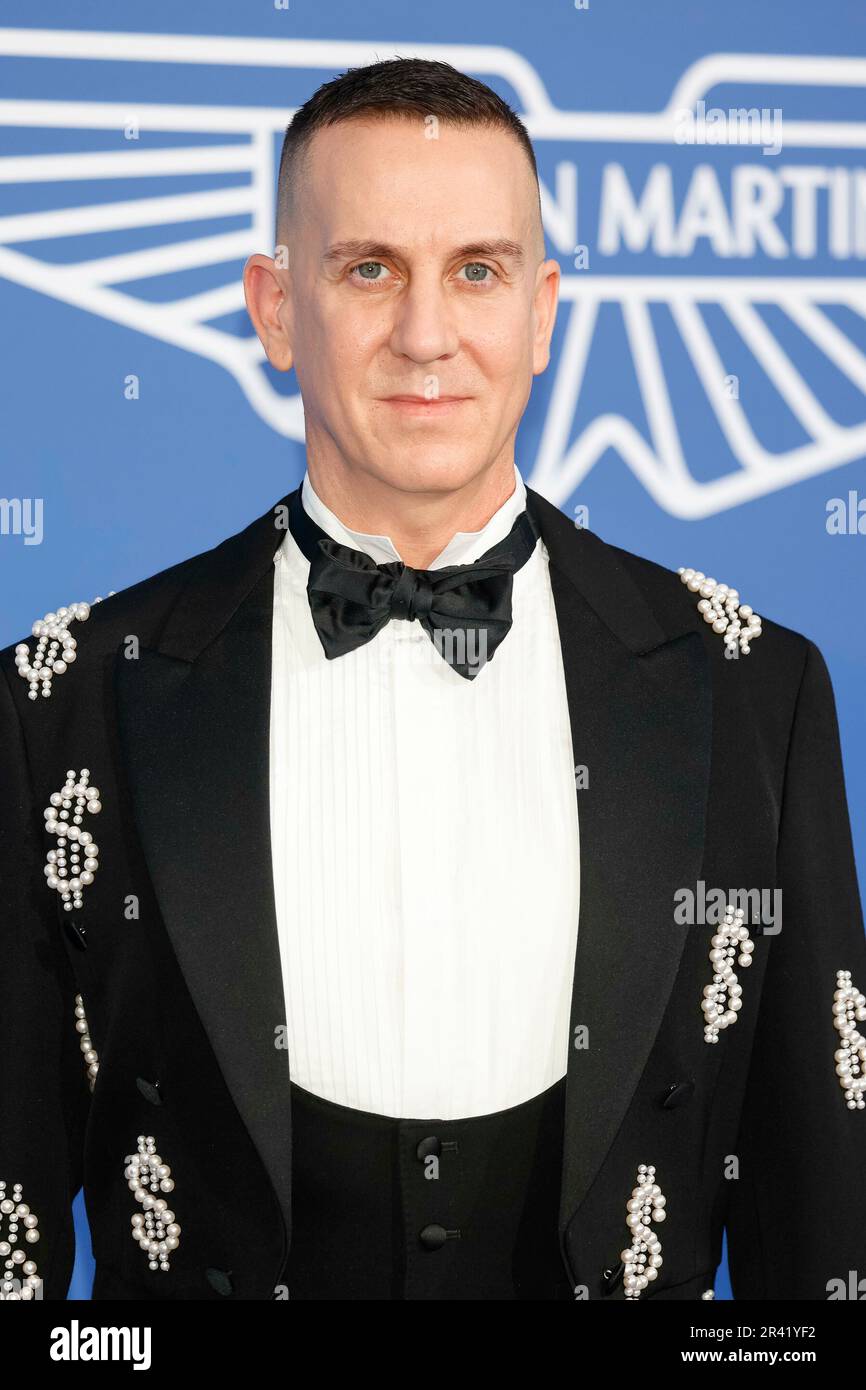 Jeremy Scott participe au gala de l'amfAR Cannes 2023 lors du Festival ...