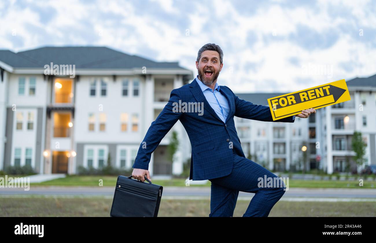 louer la propriété par un homme de conseiller de rentier réussi. l ...