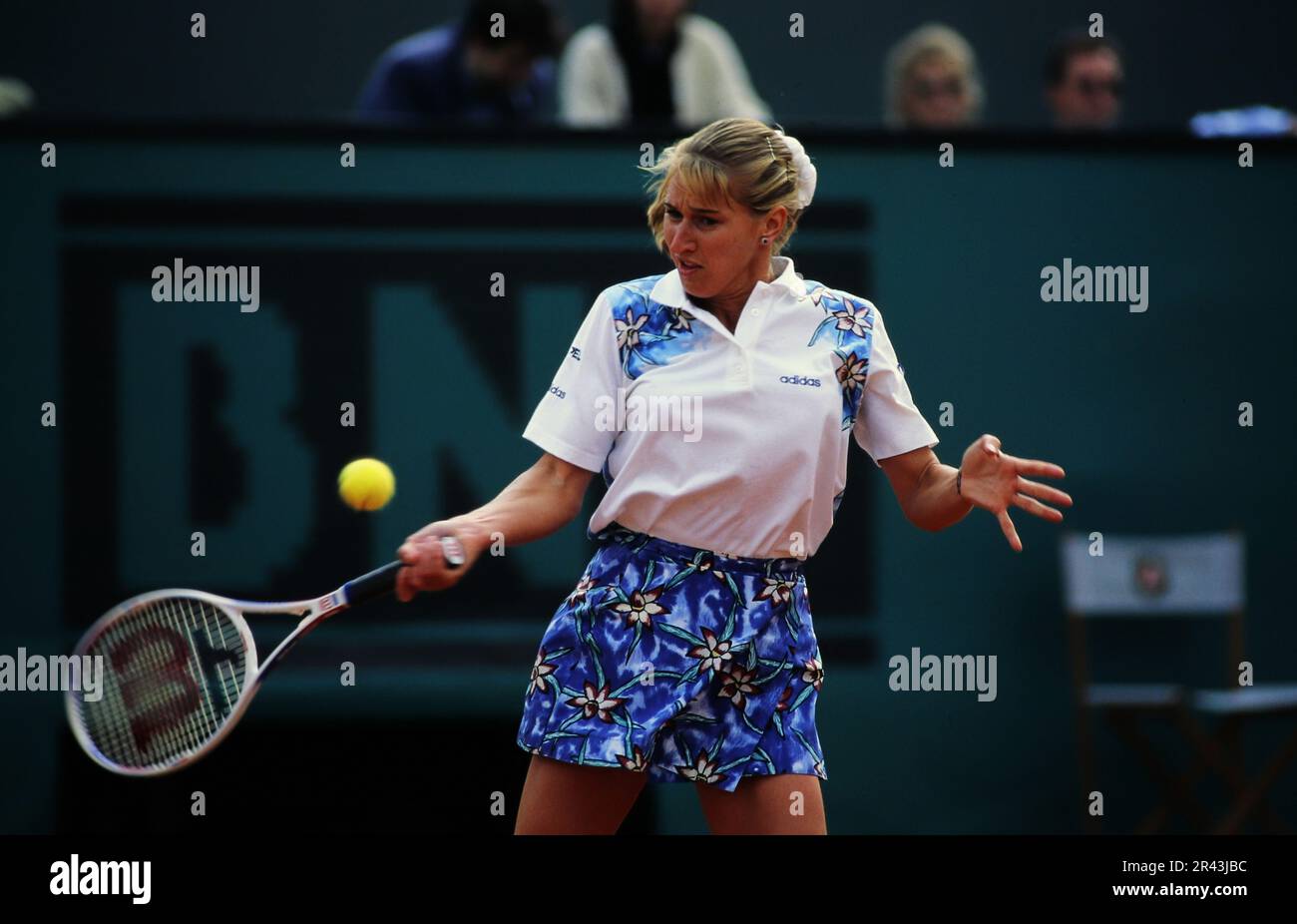 Stefanie Steffi Graf, deutsche Tennisspielerin, auf dem Tennisplatz à ...