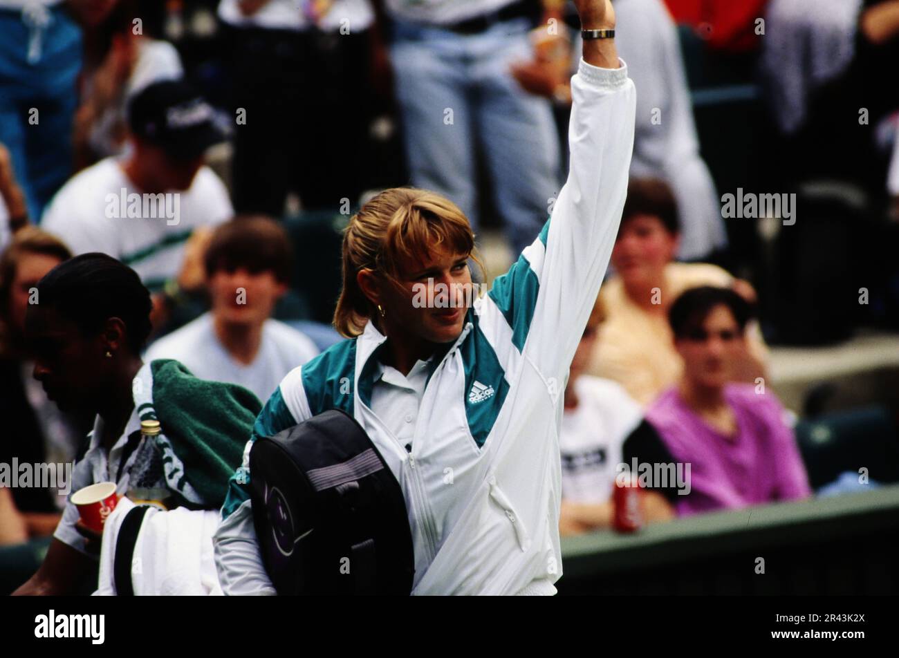 Gabriela sabatini and steffi graf Banque de photographies et d’images à ...