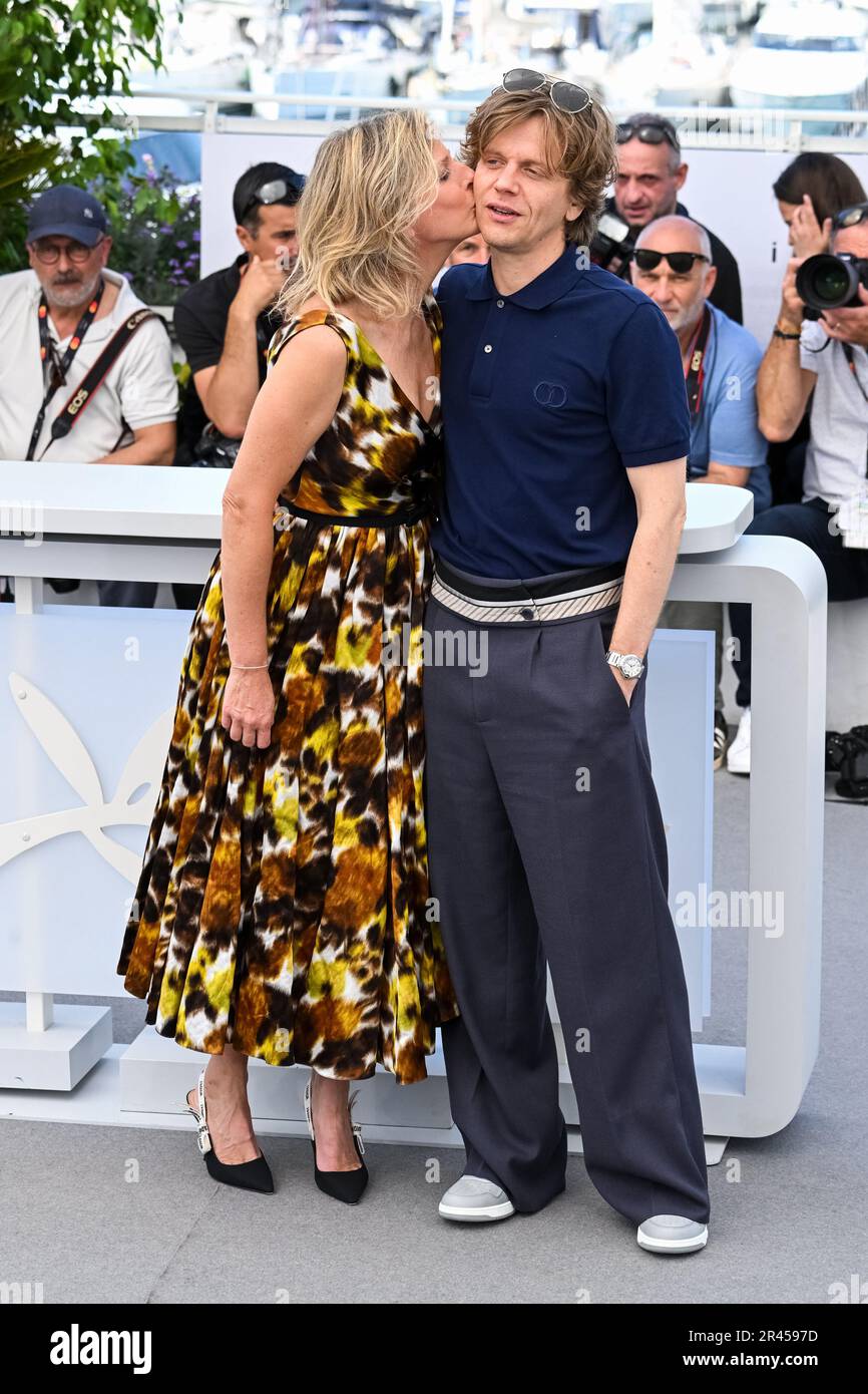 Karin Viard , Alex Lutz 76th Festival de Cannes Photocall du film -une ...