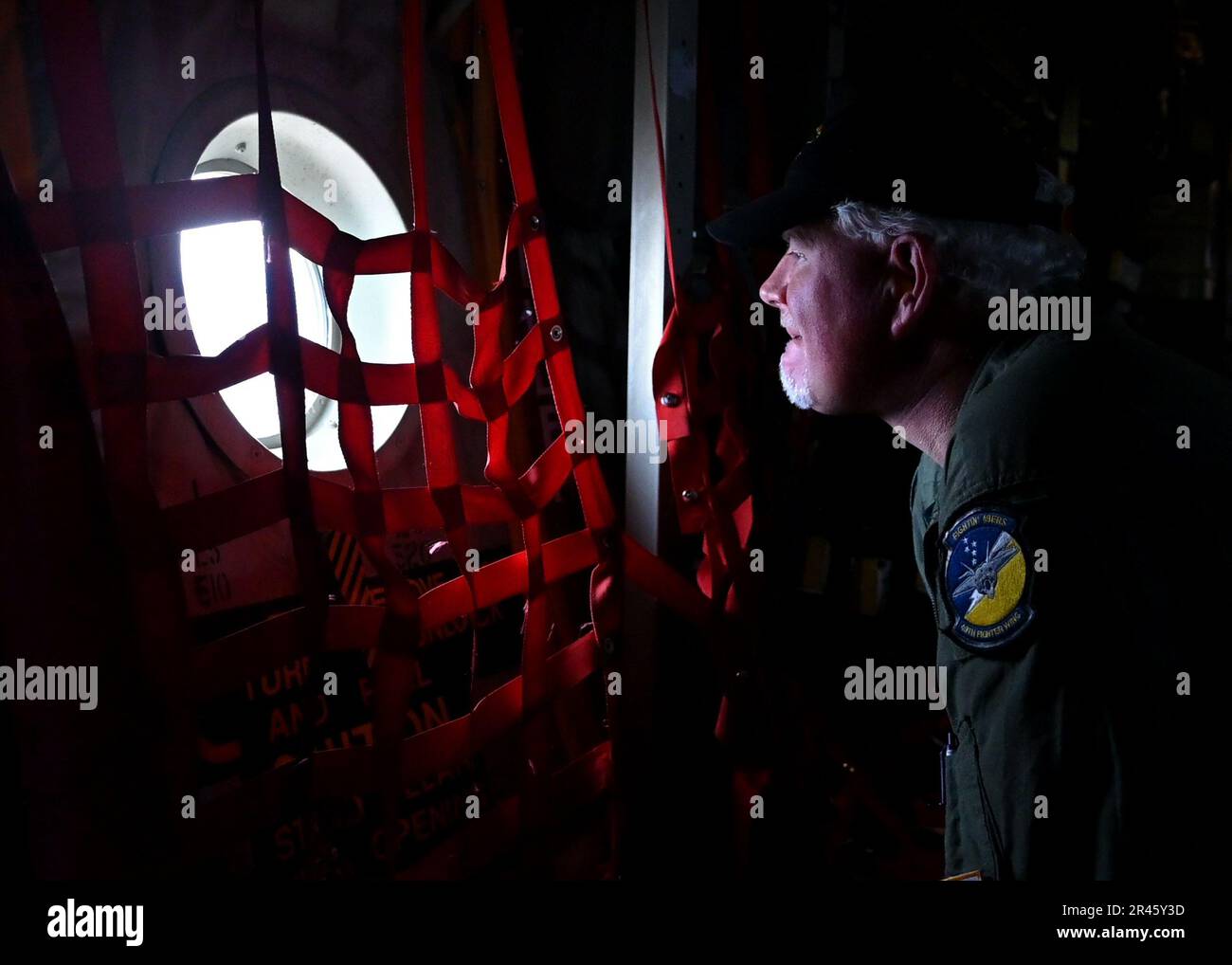 Le commandant honoraire de l'escadre d'entraînement 17th, Greg Stephens ...