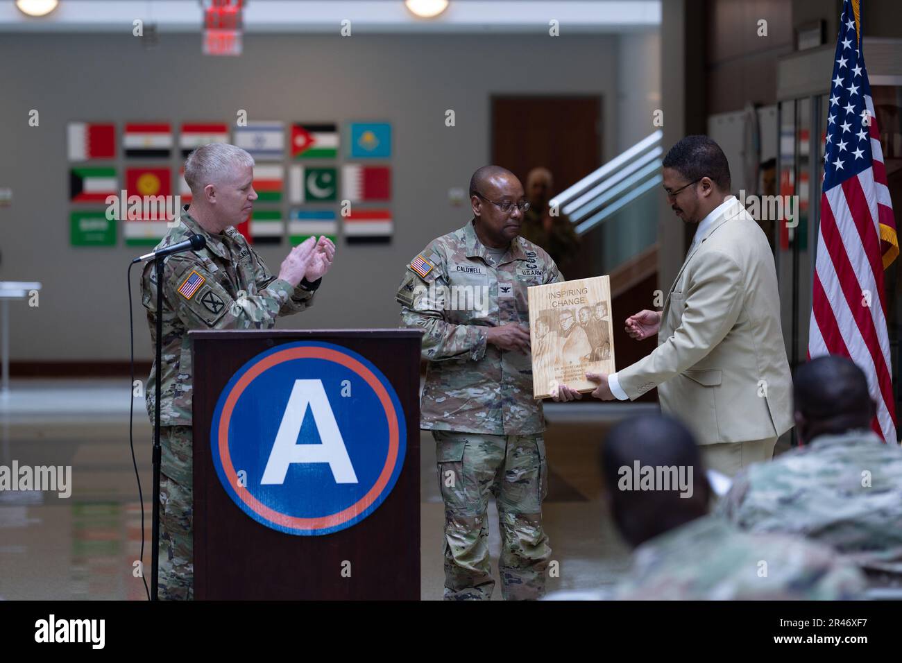 Lieutenant général Patrick Frank, États-Unis Le commandant général de l ...