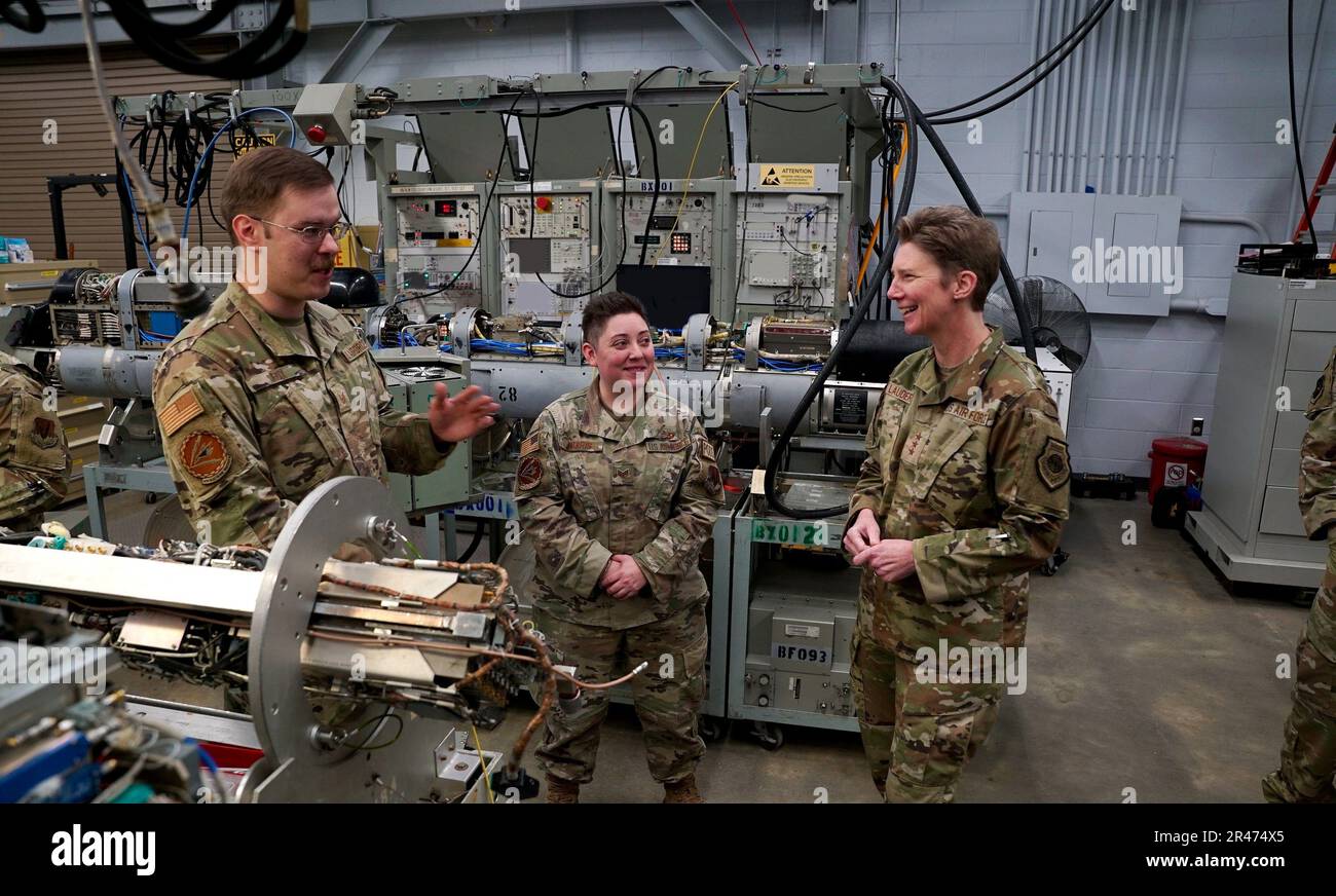 ÉTATS-UNIS Tech. De la Force aérienne Sgt Garrett Fox, 36th Electronic ...