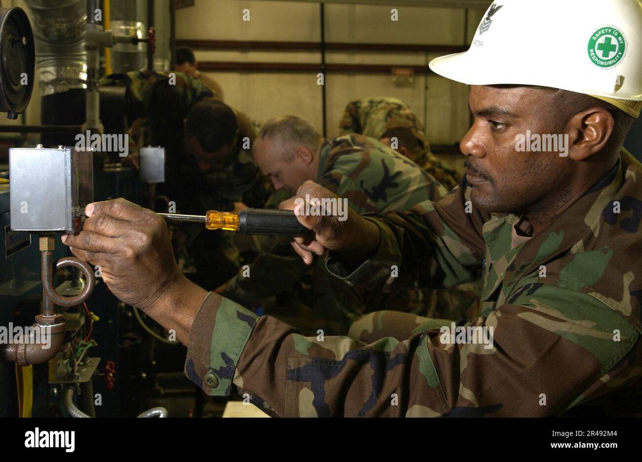 US Navy Utilityman 1st Class un instructeur à l'école de Seabee ...