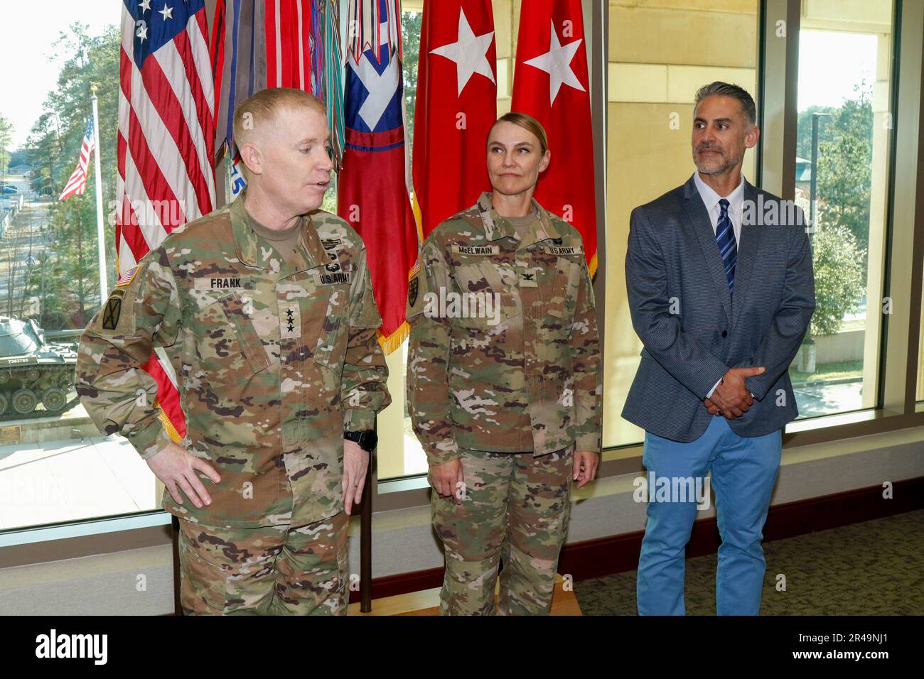 Le général Patrick Frank (L), commandant général des États-Unis Le ...