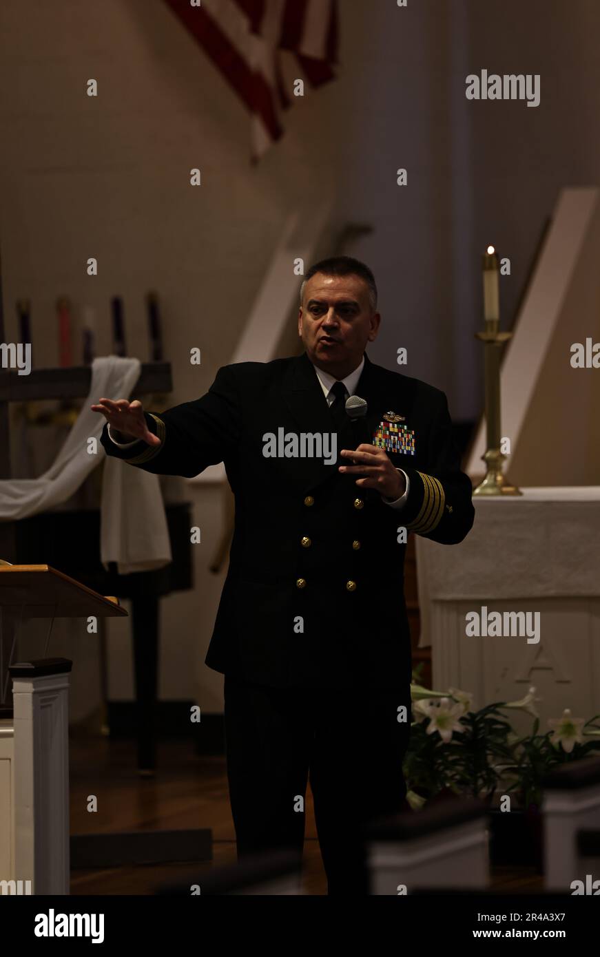 ÉTATS-UNIS Le capitaine de la Marine James Peugh, aumônier de ...
