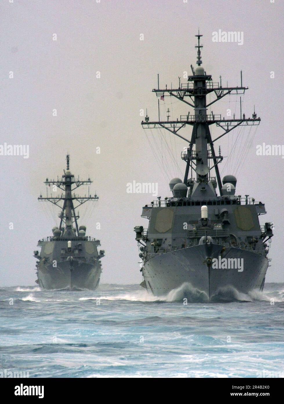 MARINE AMÉRICAINE le destroyer de missile guidé USS Fitzgerald (DDG 62 ...