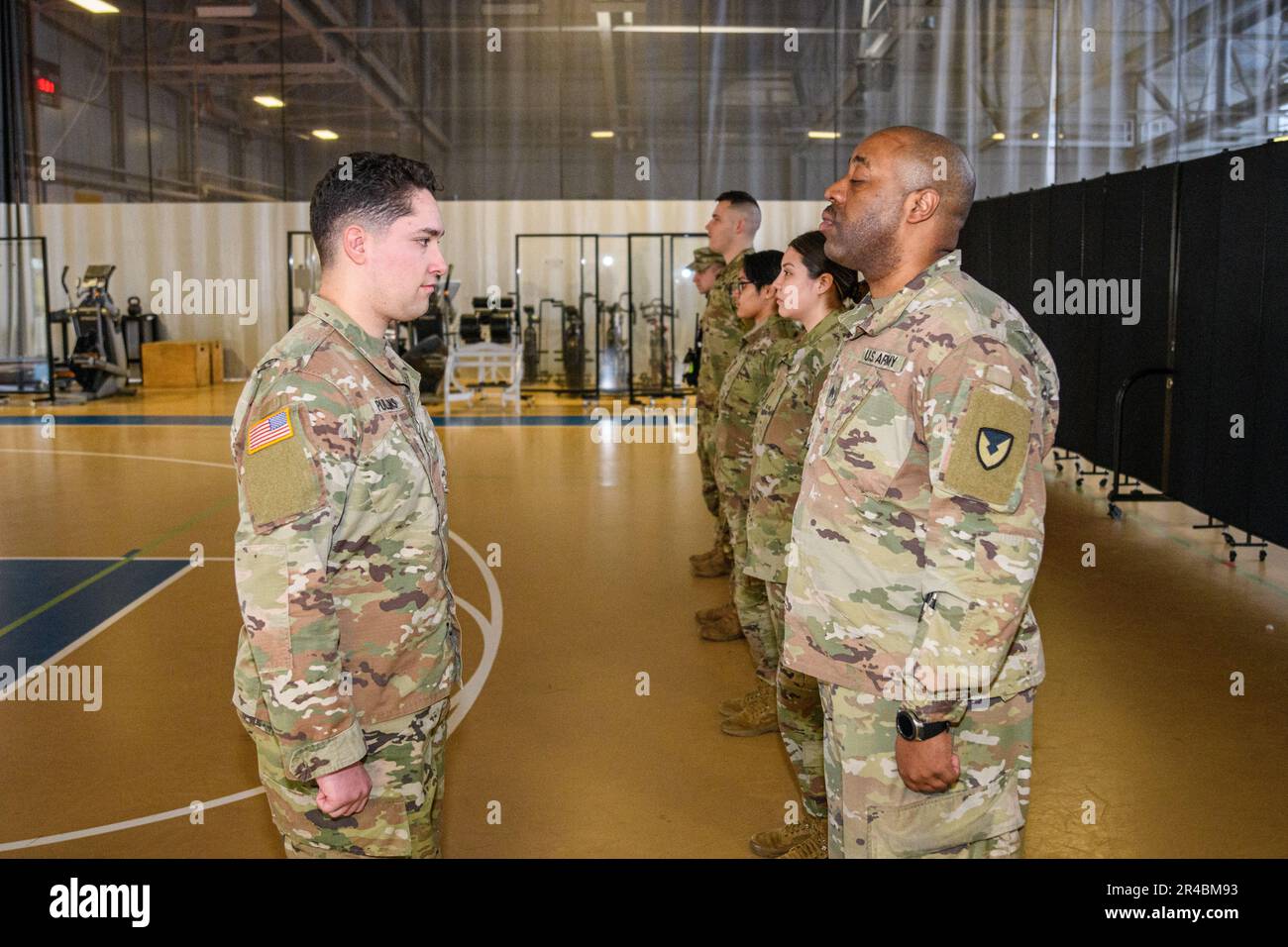 ÉTATS-UNIS Le sergent d'armée David Pullins, policier militaire affecté ...