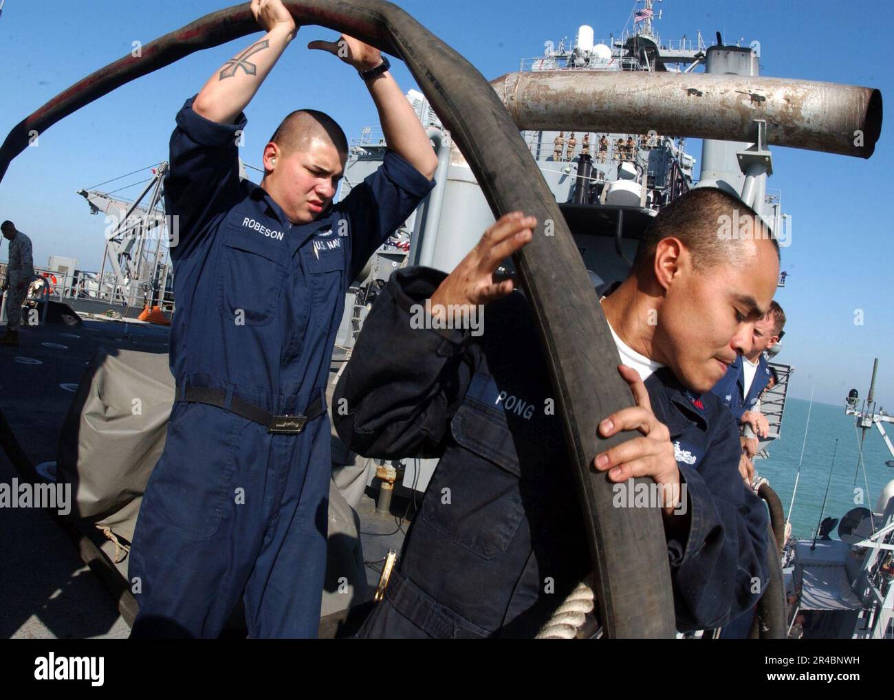 LE MACHINISTE Mate Fireman de la Marine AMÉRICAINE a quitté le véhicule ...