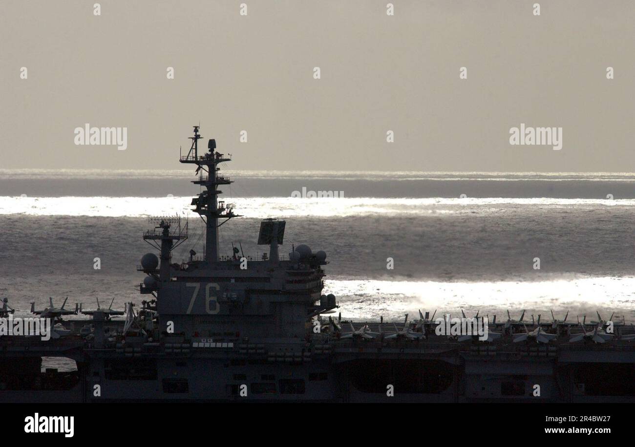 US Navy le porte-avions de classe Nimitz USS Ronald Reagan (CVN 76 ...