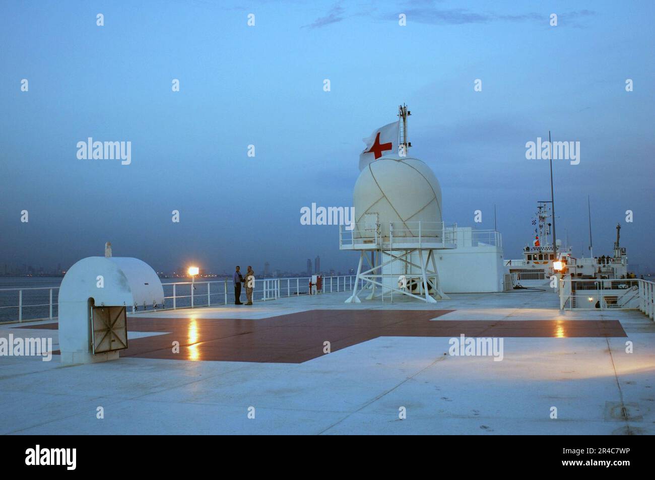 MARINE AMÉRICAINE le navire-hôpital USNS Mercy (T-AH 19) du ...