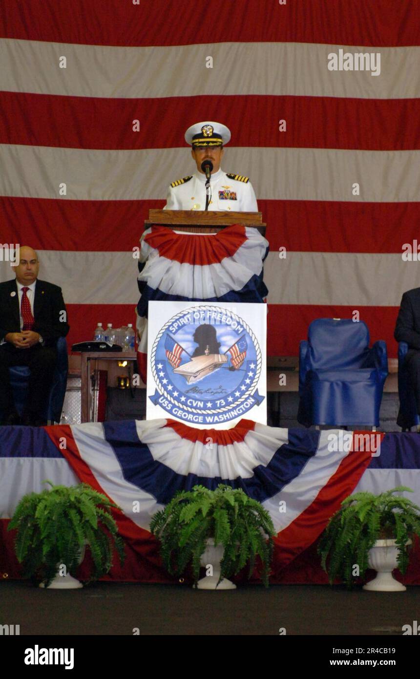 US Navy USS George Washington (CVN 73) le commandant, le capitaine ...
