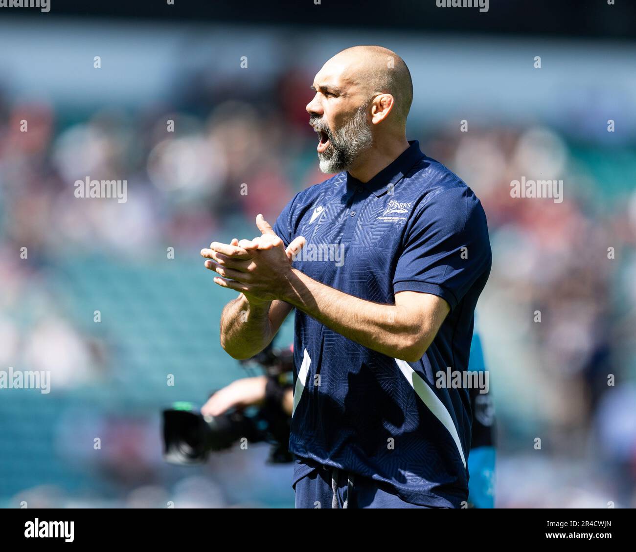 Solde Sharks Directeur du Rugby Alex Sanderson pendant l'échauffement ...